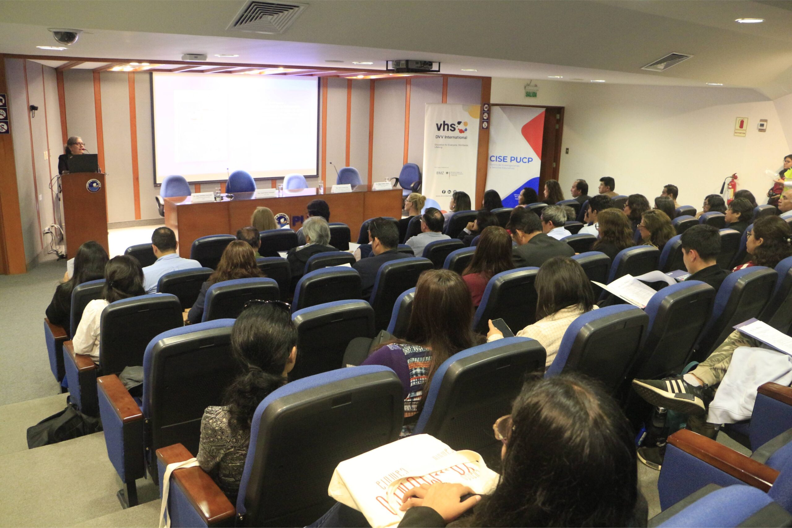 DVV International Perú y CISE PUCP presentaron el Informe “Situación de la Educación de Jóvenes ...